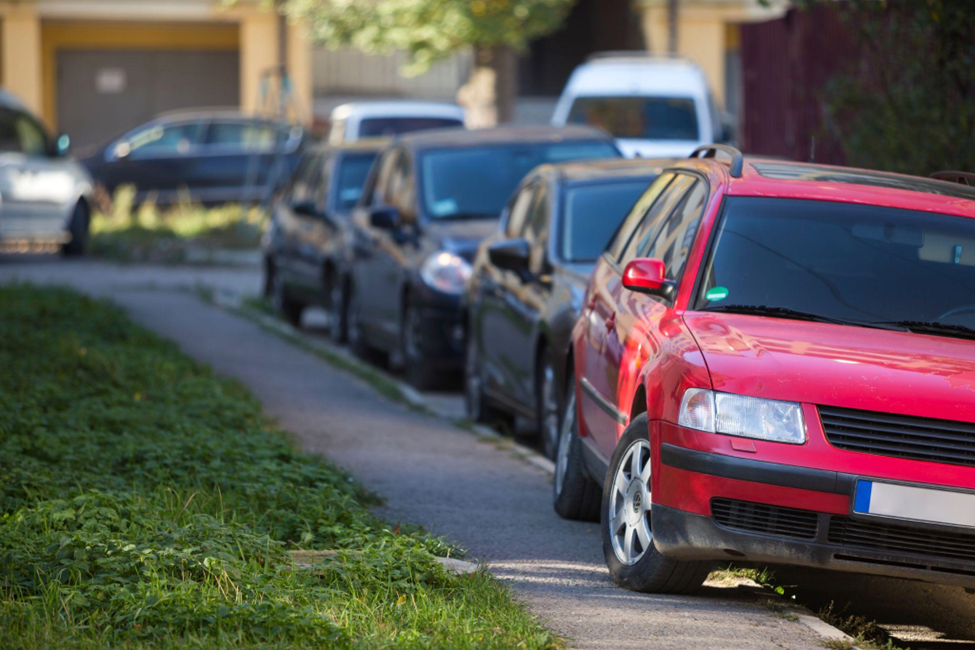 Parking on the pavement do’s and don'ts - Leasecar Blog
