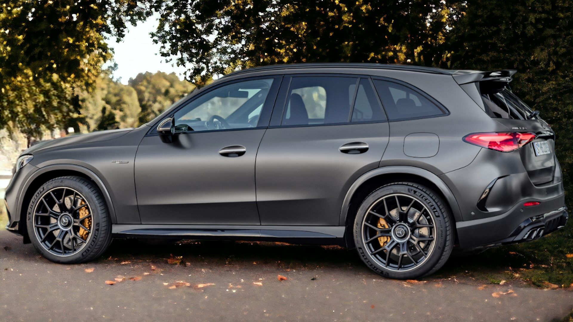 Lease the Mercedes-Benz GLC Estate GLC 300e 4Matic Urban Edition 5dr 9G-Tronic [23]