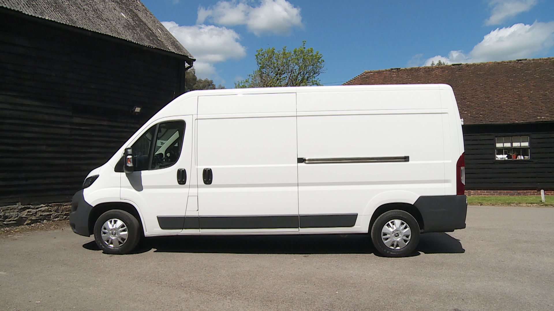 Lease the Peugeot E-Boxer 440 L4 200kW 110kWh H2 Window Van ...