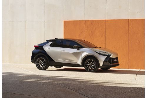 Lease the Toyota C-Hr Hatchback 2.0 PHEV Excel 5dr CVT [JBL] | LeaseCar UK